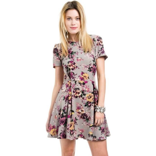 Modna obleka s kratkimi rokavi cvetlična